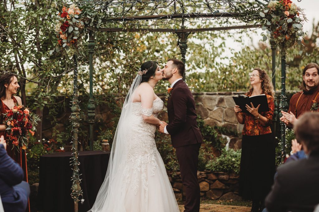 Madison and Tyler | Wedgewood Granite Rose - bluelocket.com